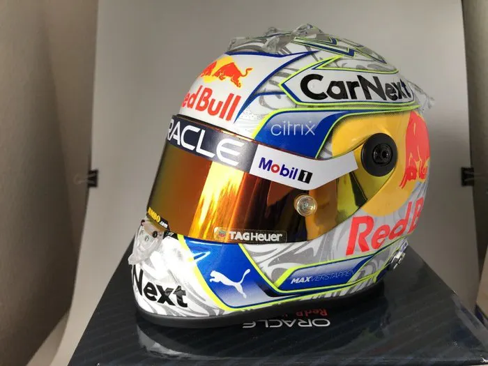 Red Bull Racing - Max Verstappen - 2022 - Scale 1/2 helmet