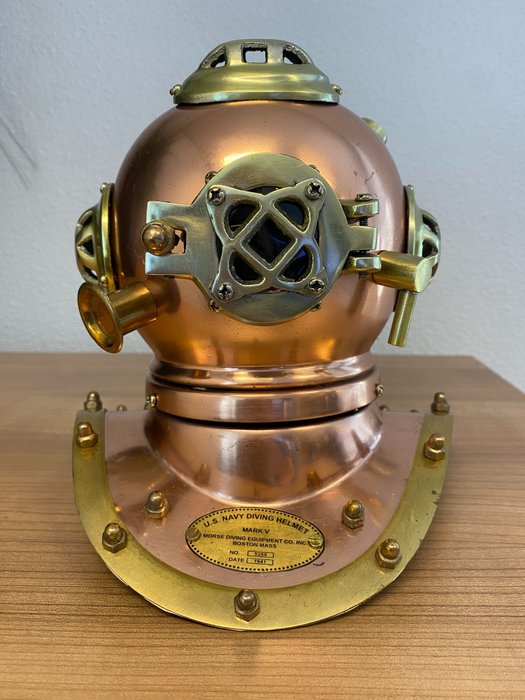 Diving helmet - MINI Deluxe US "Mark V" Deep Sea Divers helmet ...