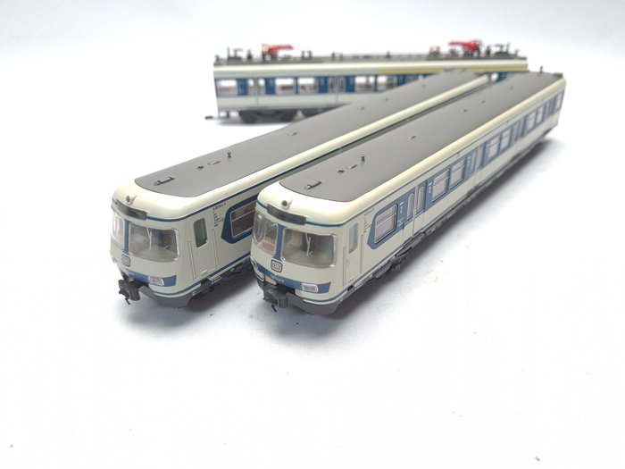 Roco H0 - 43002 - Train unit (1) - 3-piece BR 420/421 electric train ...