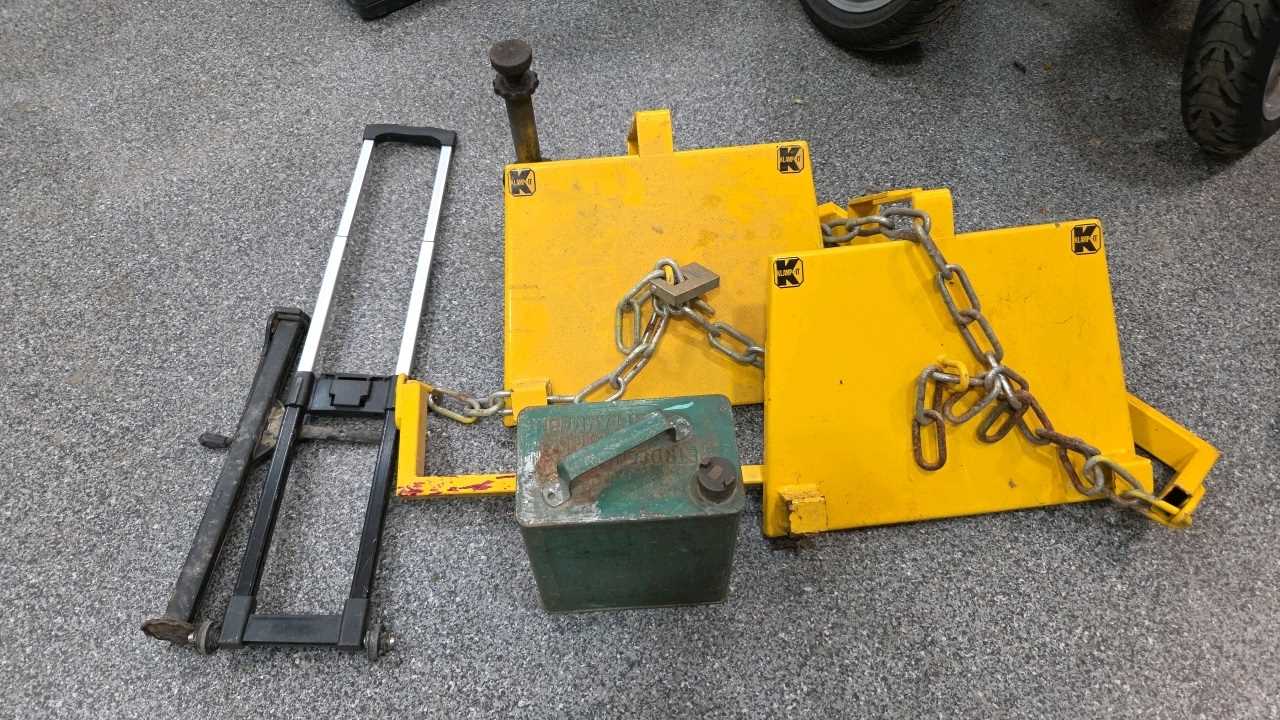 2 X HEAVY DUTY WHEEL CLAMPS + ASSORTED MEMORABILIA | Barnebys