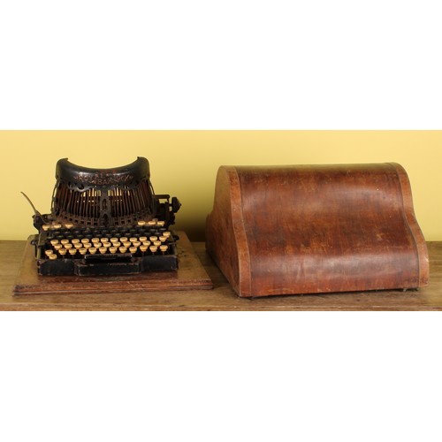 An early 20th century Royal Bar-Lock (Barlock) typewriter, c... | Barnebys