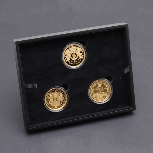 A THREE COIN GOLD PROOF QUEEN ELIZABETH MEMORIAM SET, 2023. ... | Barnebys