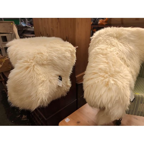 2 x Woolmark Sheepskin rugs. L101xW60cm | Barnebys
