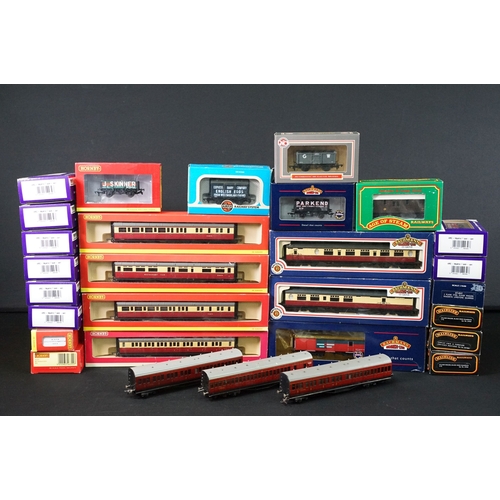 25 Boxed OO gauge items of rolling stock to include 8 x Robb... | Barnebys