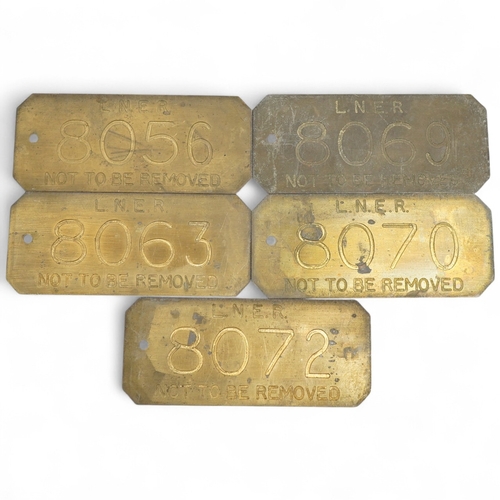 Five brass LNER engraved railway locomotive plates; Not To ... | Barnebys