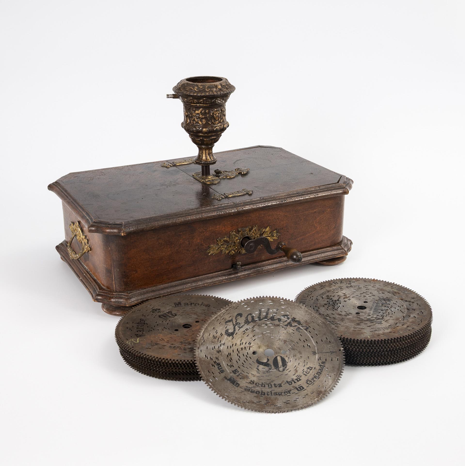 Music box with Christmas tree stand and 30 perforated plates. Calliope ...