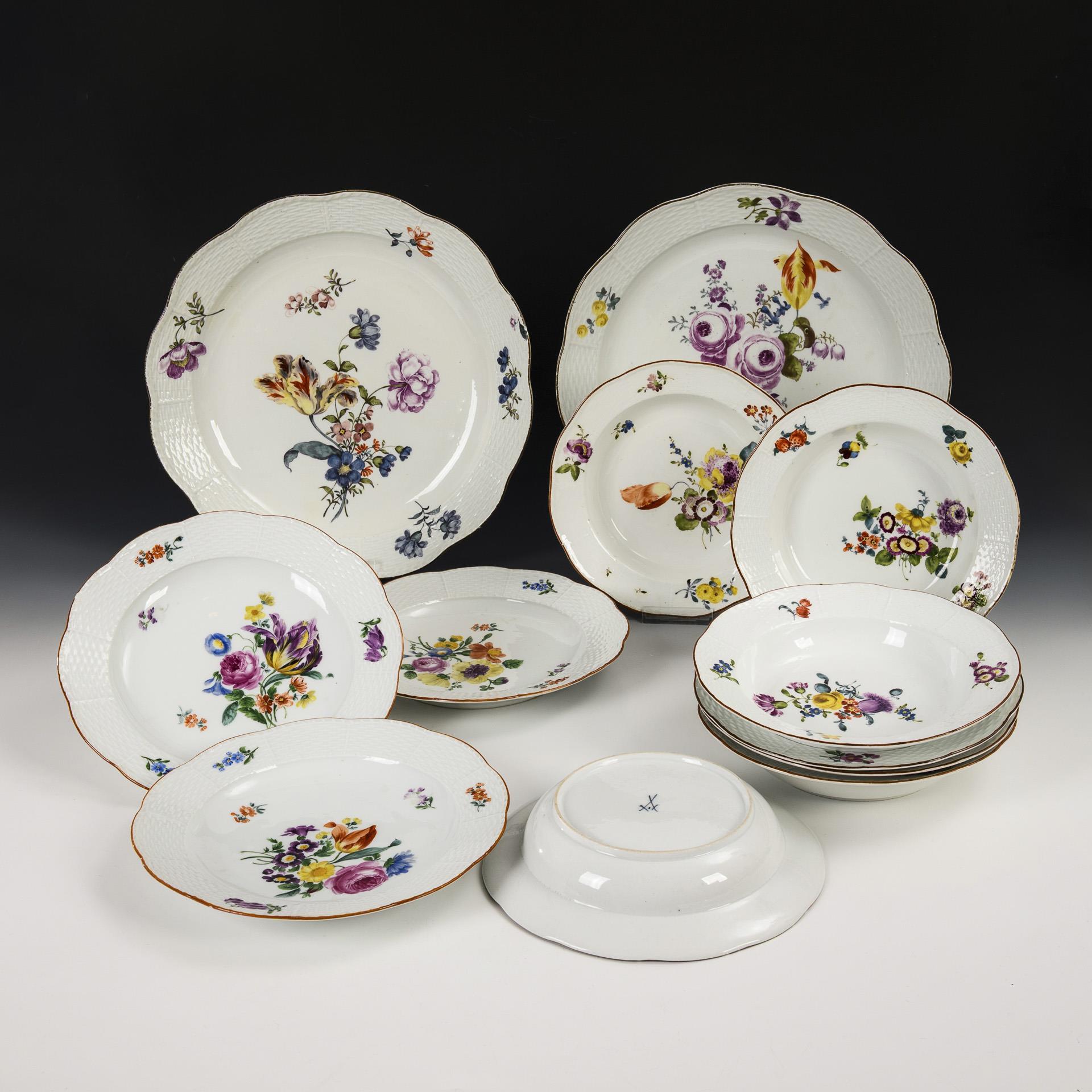 10 plates and 2 vegetable plates with flower painting. Meissen. | Barnebys
