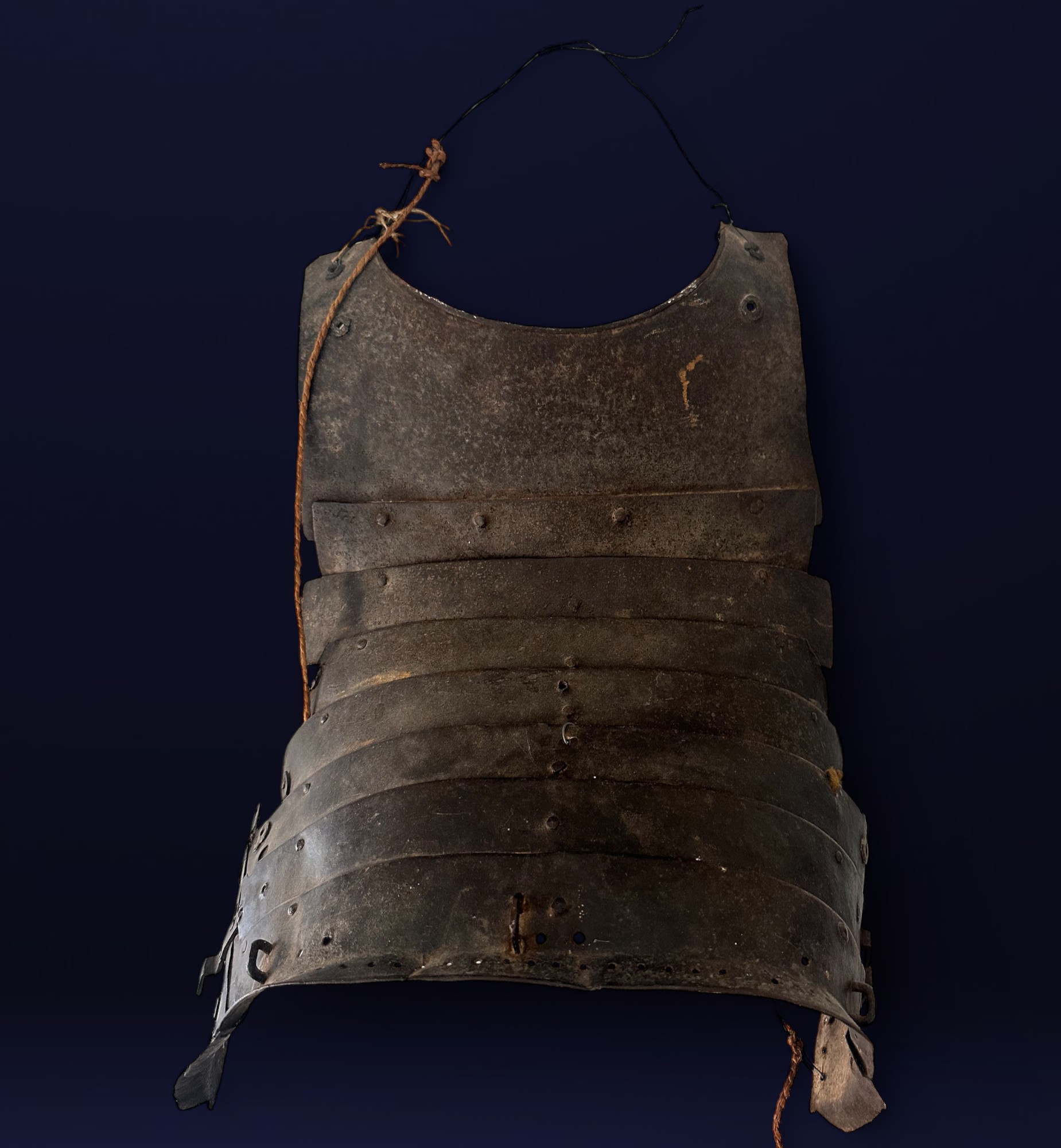 Articulated armor breastplate. Germany - 16th century | Barnebys