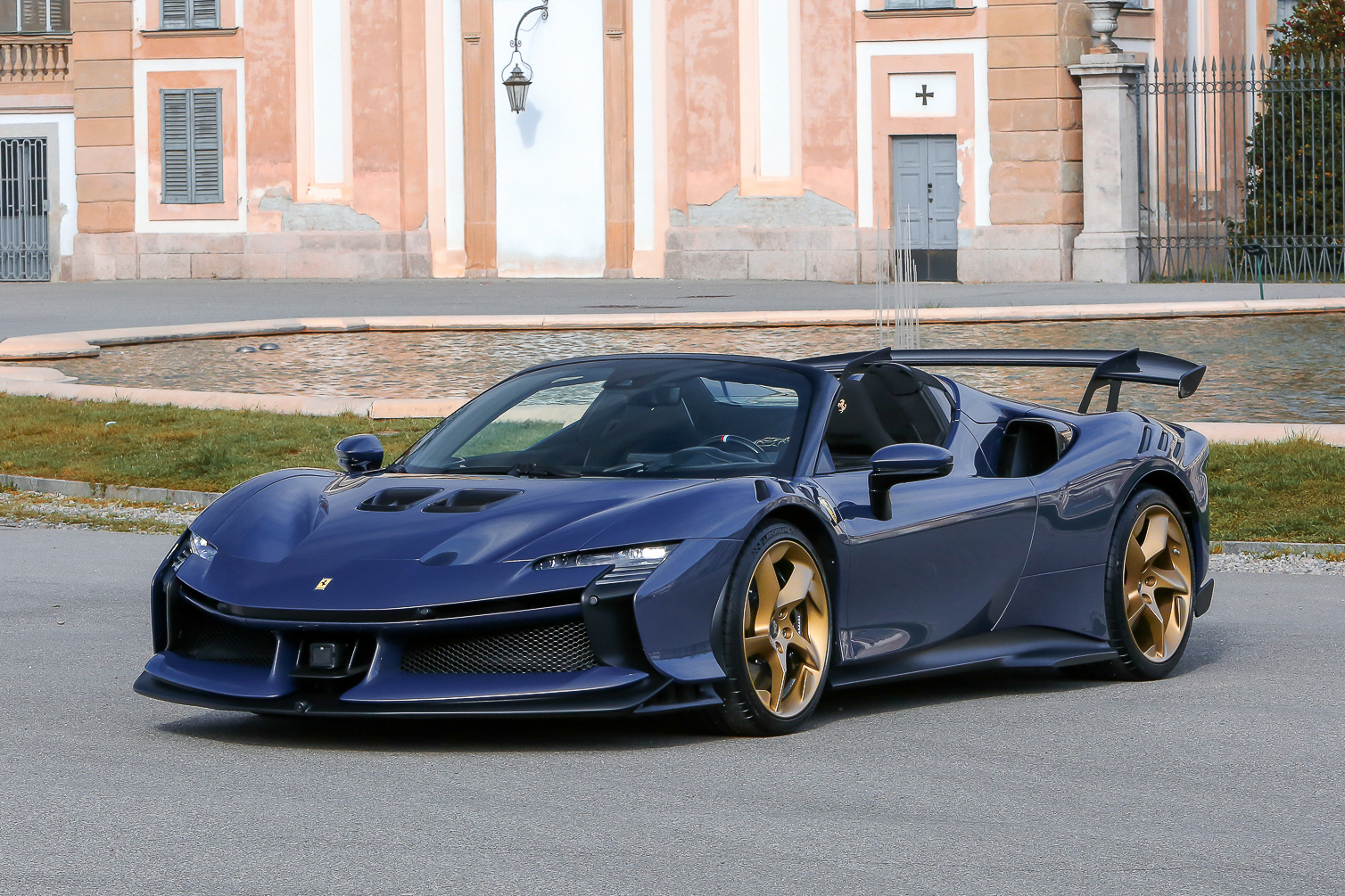 2025 Ferrari SF90 XX Spyder - 100 Km - VAT Q | Barnebys