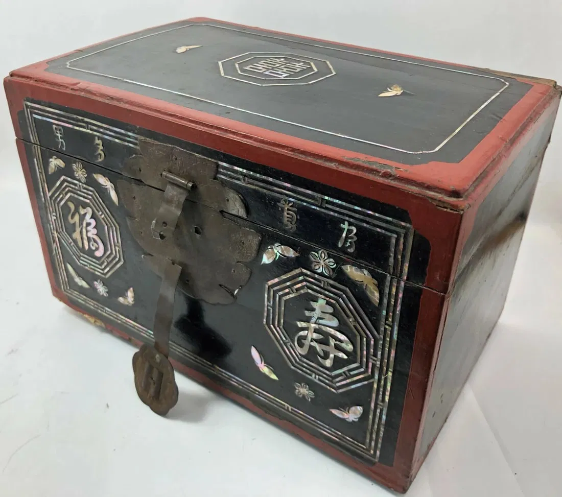 A Wilcox & Gibbs Sewing Machine, USA, early 20th century | Barnebys