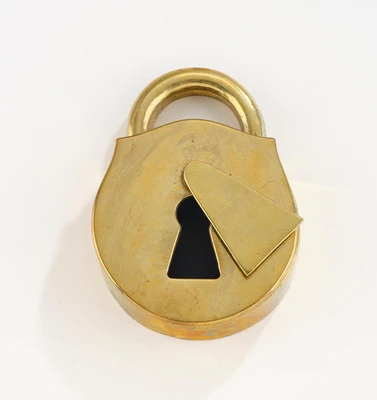 RING, 18 k guld med 4 briljanter om totalt cirka 0,23 ct och 18 små ...