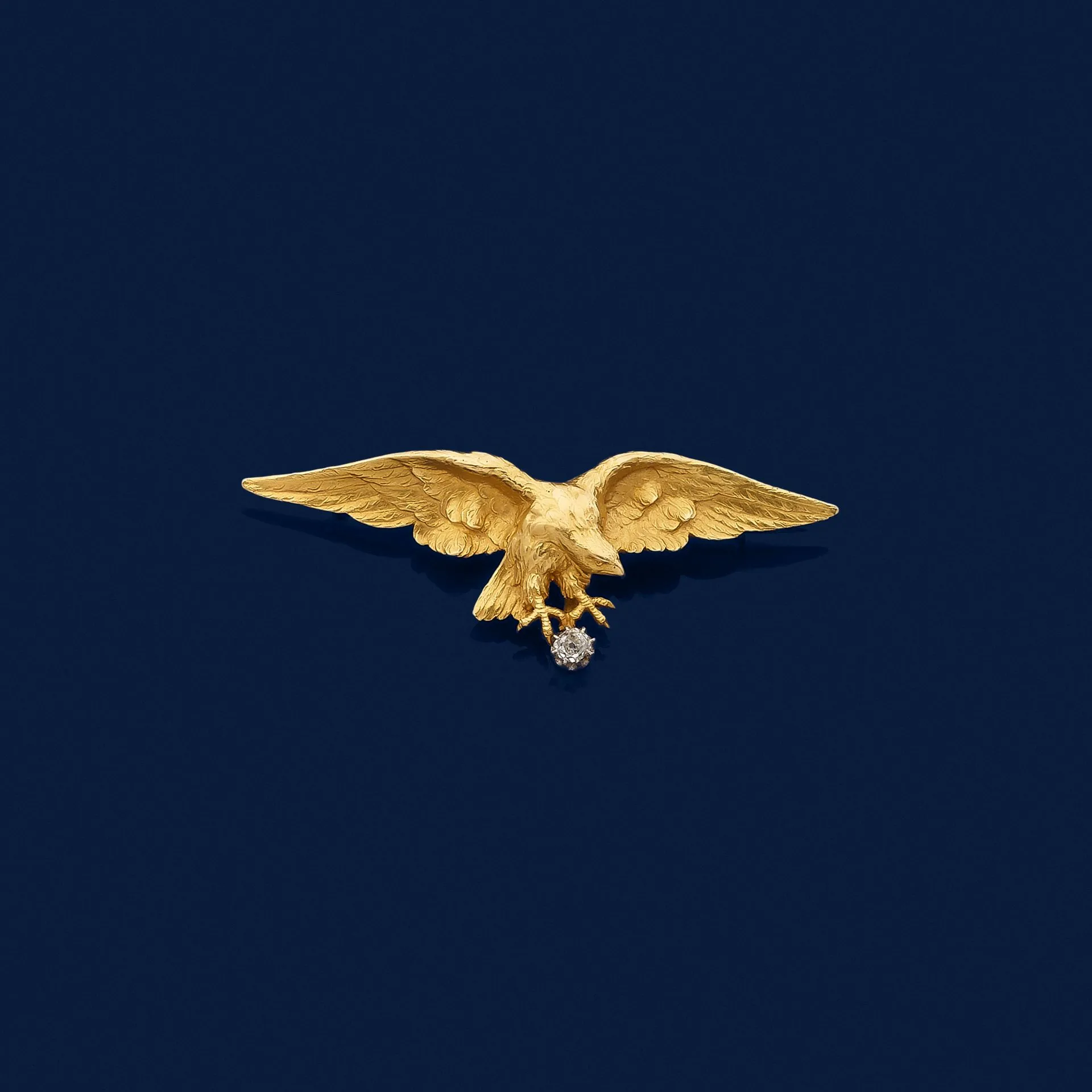 BROCHURE presenting an eagle with spread wings holding a round old-cut ...