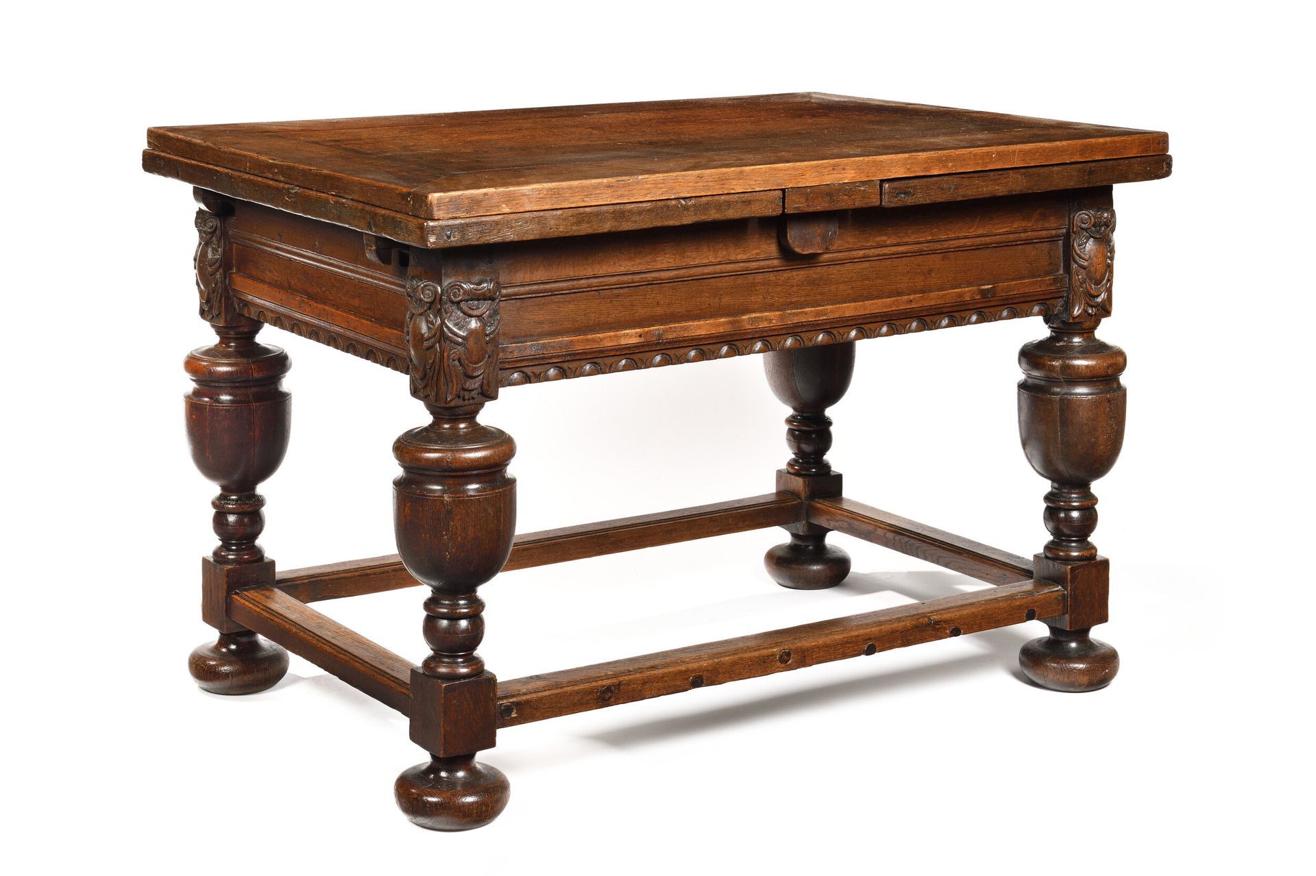 RECTANGULAR TABLEWith two integrated extensions.In ... | Tables: bids ...