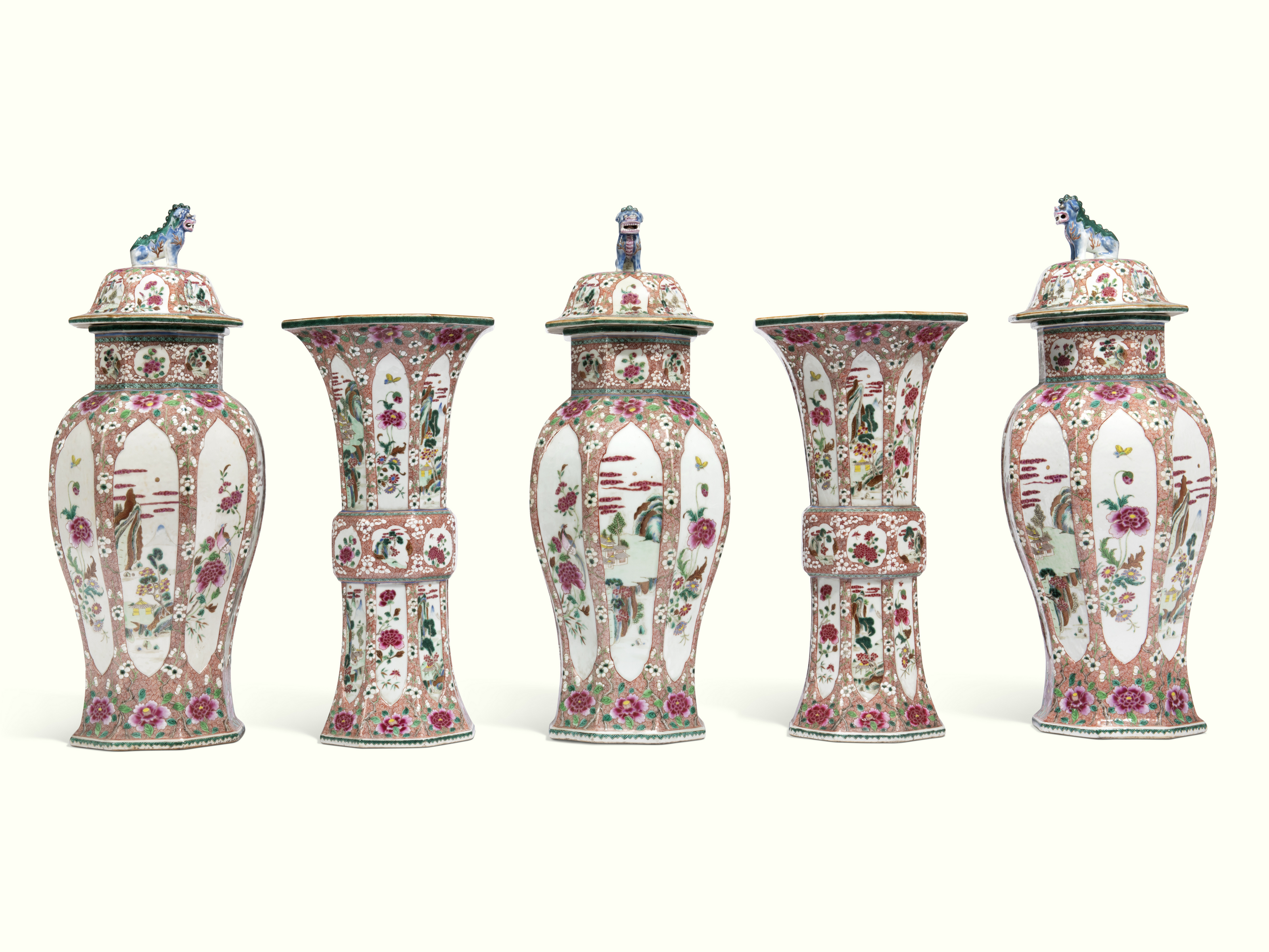 A CHINESE EXPORT PORCELAIN FAMILLE ROSE FIVE PIECE GARNITURE | Barnebys