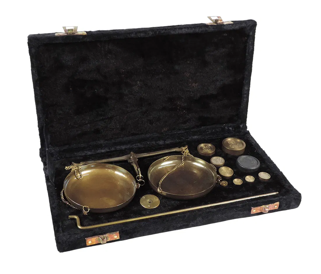 Balance Scale, brass, balance beam, 2 pans suspended by chains ...